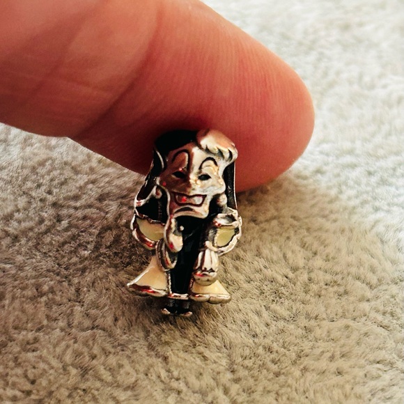 Disney | Jewelry | Disney Villains Cruella De Vil Charmsterling Silver ...